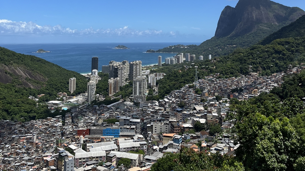 ¿Cómo es un tour por la Rocinha, una de las favelas más grandes de ...