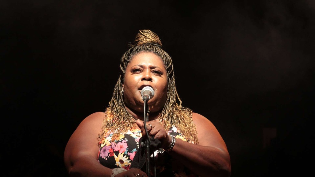 La Música del Día: Crystal Thomas, voz e interpretación al servicio del ...